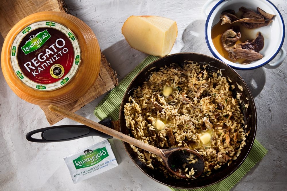 ΡΙΖΟΤΟ ΜΕ ΜΑΝΙΤΑΡΙΑ ΚΑΙ KERRYGOLD REGATO ΚΑΠΝΙΣΤΟ | Kerrygold Ελλάδα