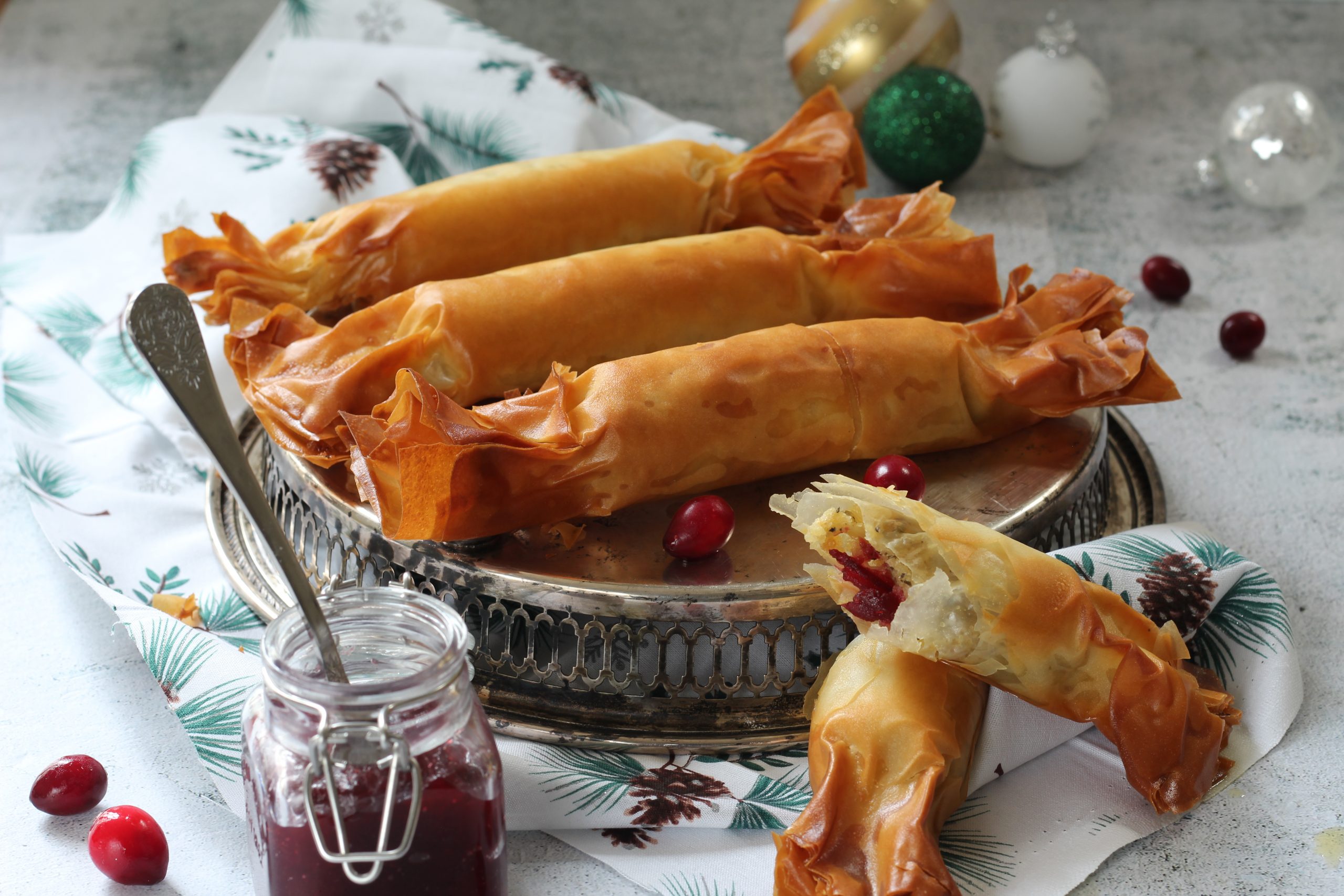 Cranberry and Stuffing Christmas Crackers Recipe | Kerrygold Ireland